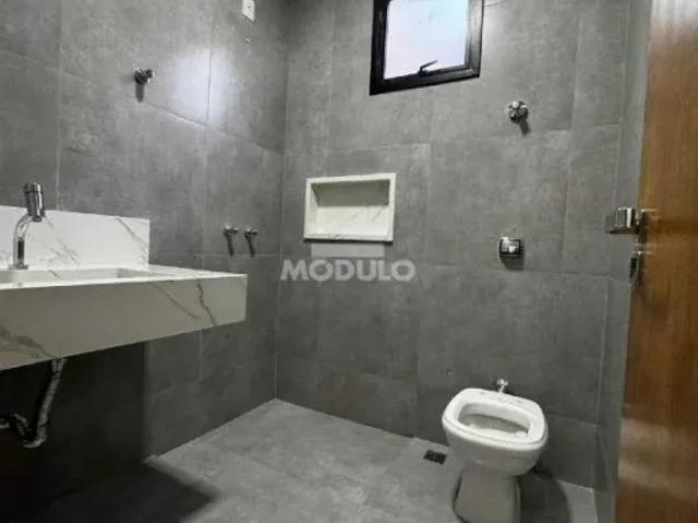CASA RESIDENCIAL à venda, 3 quartos, 1 suíte, 4 vagas, Granada Uberlândia/MG