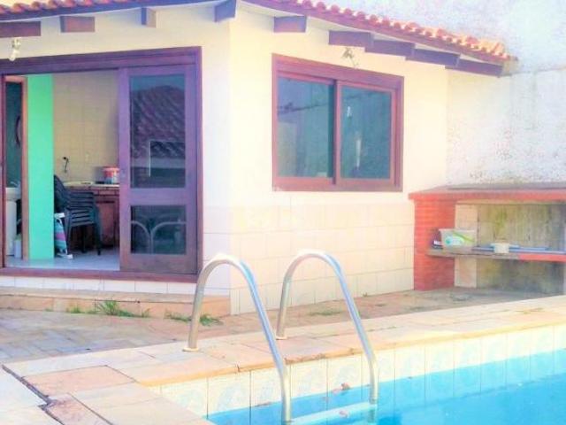 Casa residencial à venda, 2 dormitórios, 4 vagas, no bairro Chácara das Pedras Porto Alegre/RS