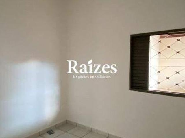 Casa Residencial à venda com 4 quartos, quintal e 2 varandas no Luizote em Uberlândia
