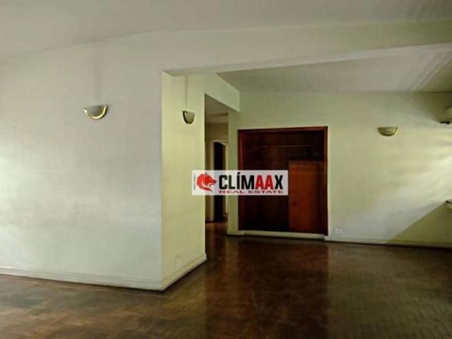 Casa em Alto da Lapa com 386 m² de terreno, 3 dorm. e 5 vagas Zona Oeste SP