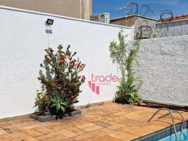 Casa Residencial à Venda de 03 Quartos no Bairro Alto da Boa Vista em Ribeirão Preto com Piscina