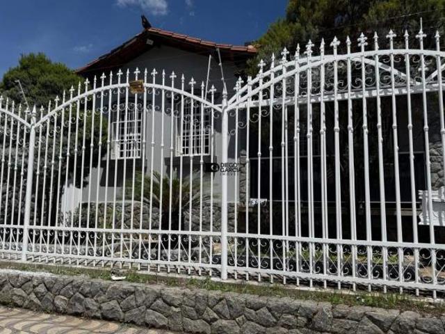 Casa residencial à venda em Contagem/MG Jardim das Oliveiras | 3 quartos 1 suíte