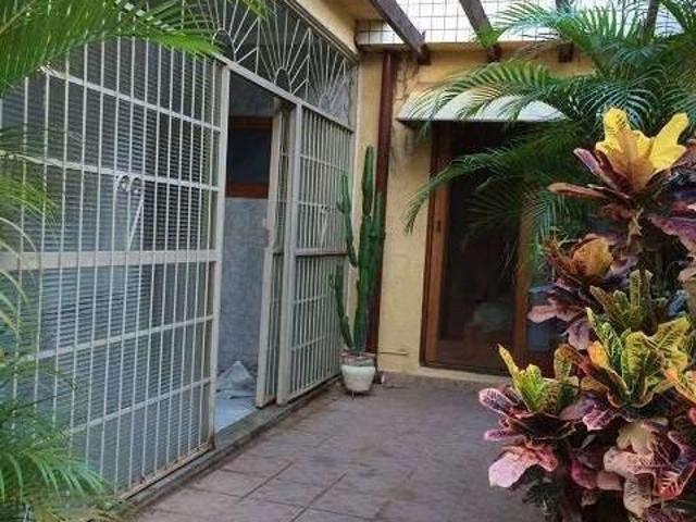 Casa residencial à venda em Americana, SP – 3 suítes, piscina e churrasqueira no Iate Clube de Campi