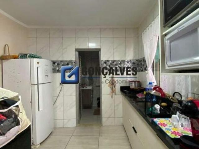 Casa residencial à venda em Ferrazópolis | Frente | 3 dormitórios | 2 vagas | Próx. Shopping São Ber