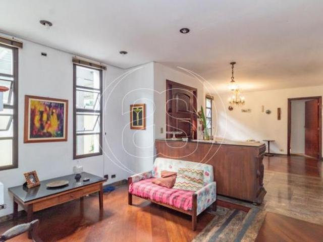 Casa residencial à venda em Moema Pássaros, com 266m², 4 Dorms Sendo 2 suítes, 4 vagas!