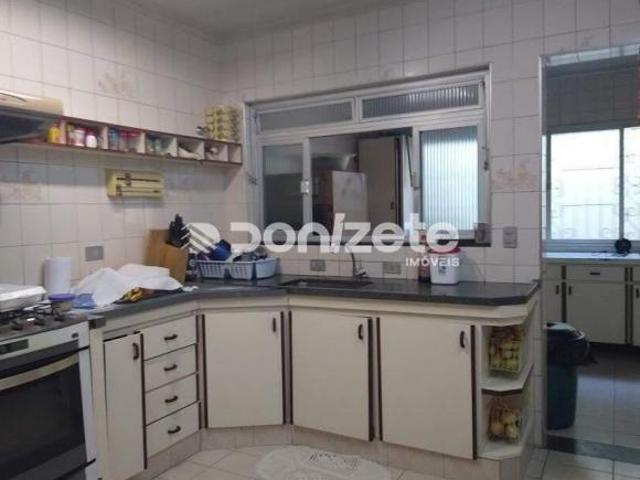 Casa Residencial à venda em Santo André Jardim | 3 Quartos, 1 Suíte e Churrasqueira