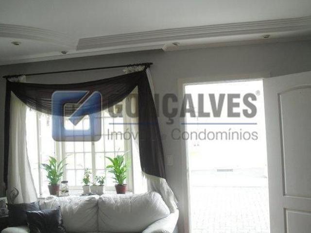 Casa Residencial à Venda em Santo André Jardim, 4 Quartos, Quintal