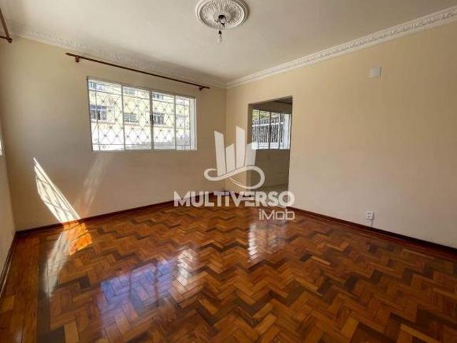 Casa Residencial à Venda em Santos – 3 Quartos, 140m², 3 Vagas, Aparecida