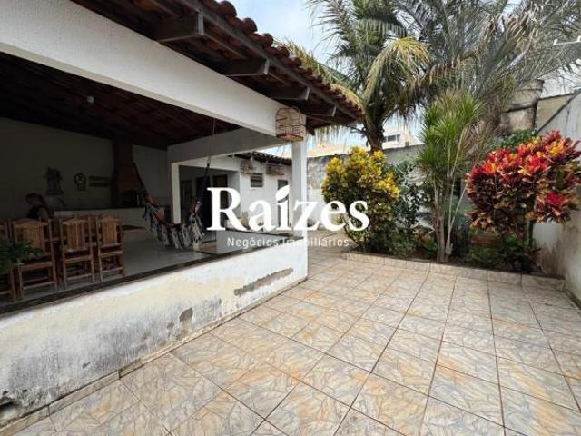 Casa Residencial à Venda em Santa Mônica Uberlândia – 4 Quartos, 1 Suíte, 3 Vagas
