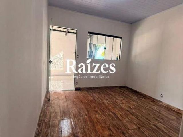 Casa residencial à venda em Uberlândia Maria Rezende – 3 quartos, 2 vagas, porcelanato