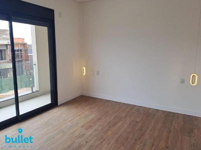 Casa Residencial à Venda em Valinhos Roncáglia – 241m² Internos, 307m² Total, Financiamento Dispon
