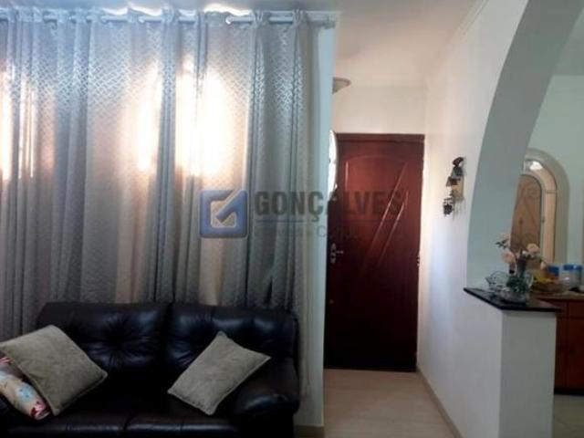 Casa Residencial à Venda em Vila Vivaldi, São Bernardo do Campo – 2 Quartos, 4 Vagas e Ampla Área