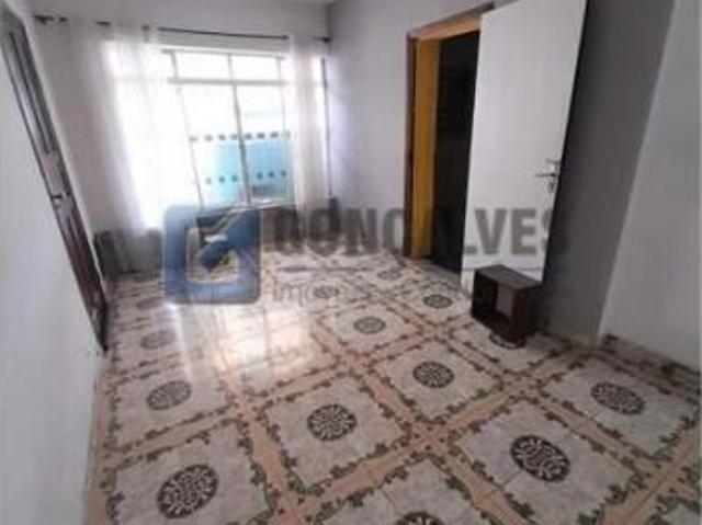 Casa residencial à venda em Vila Bastos, Santo André – 194m² úteis, quintal e churrasqueira