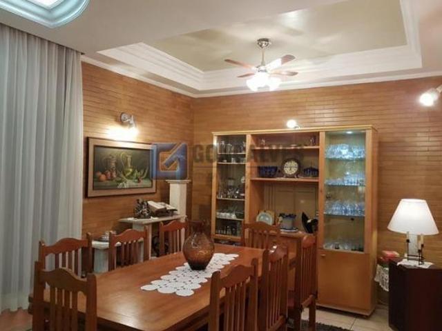 Casa Residencial à Venda em Vila Lusitânia, São Bernardo do Campo – 269 m² internos e 331,25 m² de