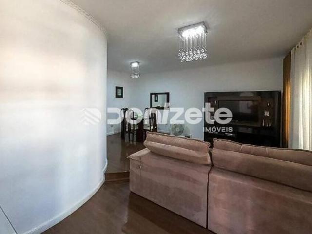 Casa residencial à venda em Vila Metalúrgica, Santo André – 3 quartos, 6 vagas, 207 m²