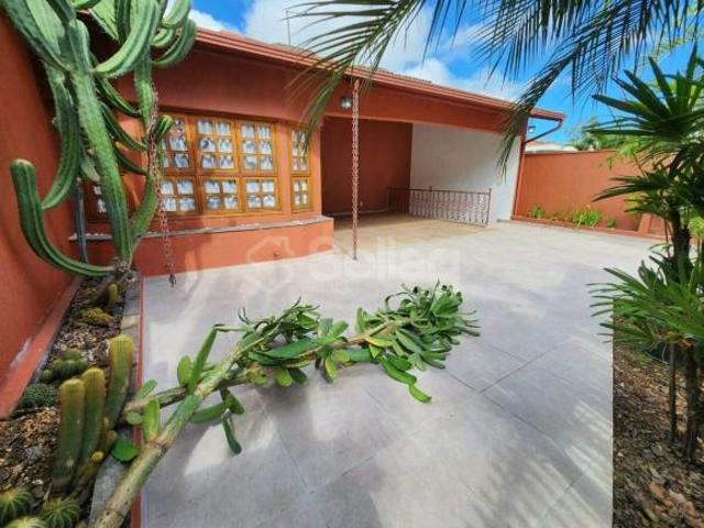 Casa Residencial à Venda em Vinhedo Centro