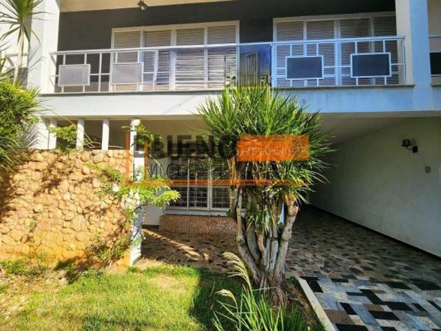 Casa Residencial à venda no Centro de Santa Bárbara d&apos Oeste | 3 quartos, 3 vagas