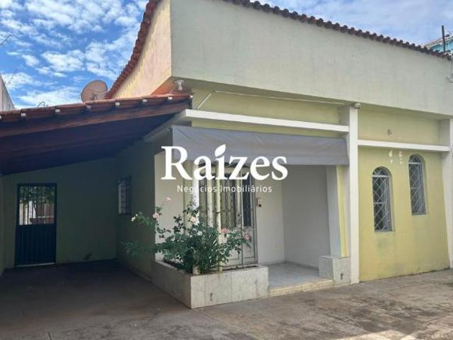 Casa residencial à venda no Bairro Centro com 2 quartos sendo 1 suíte, 120m² e 3 vagas