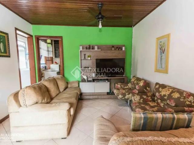 Casa residencial à venda no bairro Petrópolis com 130m² e 2 dormitórios/quartos