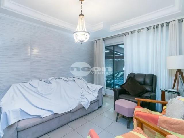 Casa residencial à venda no bairro Santa Terezinha com 3 dormitórios e 196 m²