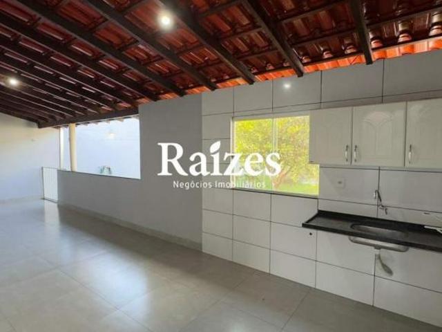Casa Residencial à Venda no Jardim Europa em Uberlândia com 3 Quartos, 1 Suíte e Lareira