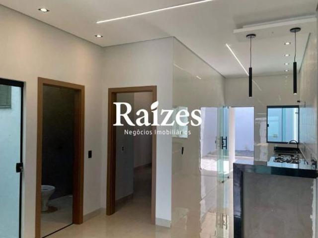 Casa Residencial à venda no Jardim Holanda com 2 quartos sendo 1 suíte em Uberlândia
