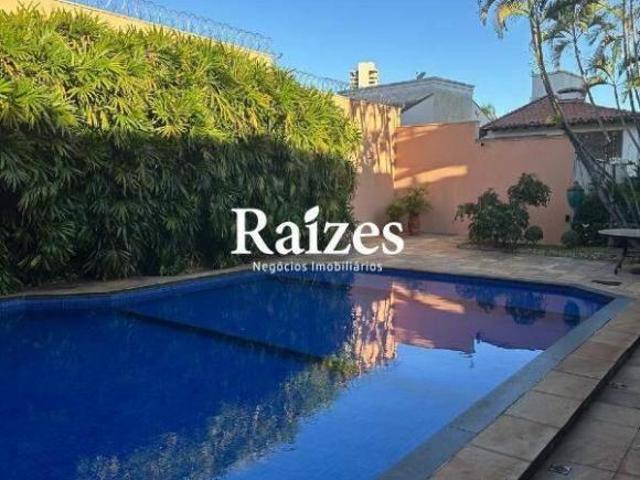 Casa residencial à venda no Tabajaras com 4 quartos, 3 suítes, varanda gourmet e 6 vagas