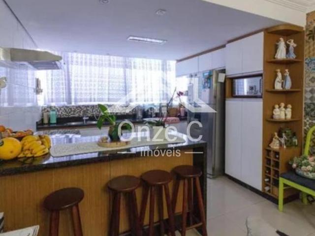 CASA RESIDENCIAL Á VENDA NA VILA ROSÁLIA COM QUINTAL E ARVORES FRUTIFERAS!