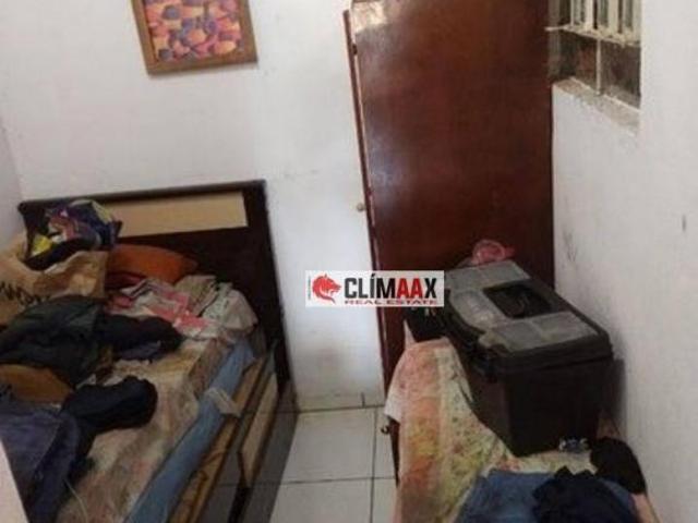 Casa em Vila Zat com 140m² de terreno, 3 dorm. e 2 vagas São Paulo