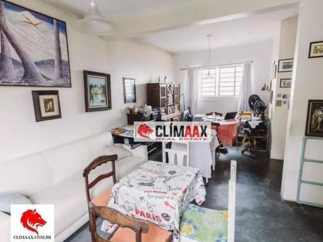 Casa em Vila Anglo Brasileira com 269m², 7 dorm 150m² de terreno São Paulo