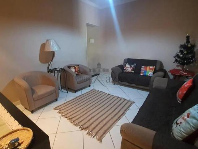 Casa Residencial Bosque dos Ipês 3 Dormitórios 122m²