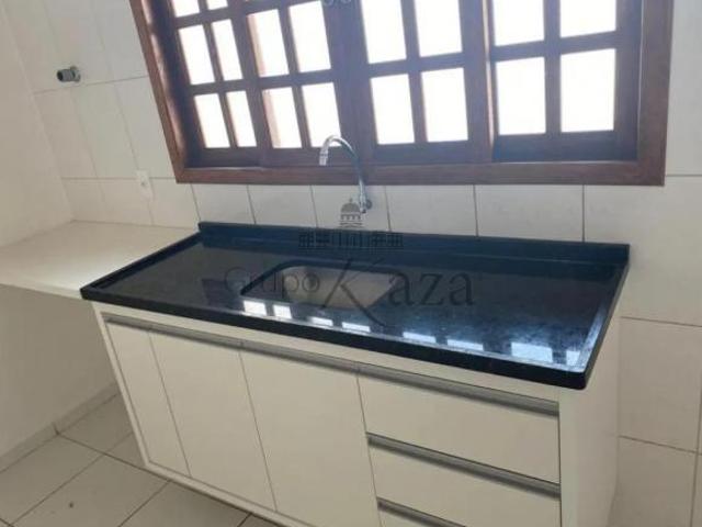 Casa Residencial Bosque dos Ipês 3 Dormitórios 135m²