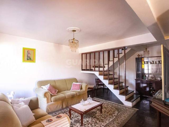 Casa Residencial com 4 dormitórios, sendo 1 suíte, e 2 vagas de garagem no bairro Vila Nova COD: 16286