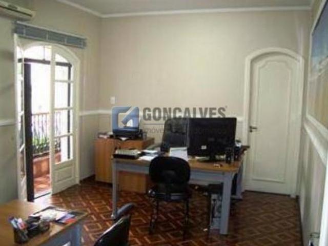 Casa Residencial com 4 Dormitórios, 2 Suítes e Piscina – Vila Guiomar, Santo André