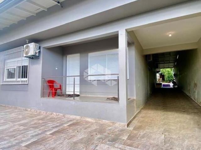 Casa Residencial com 4 quartos, 1 suite,5 vagas,200 m2., Bairro Jd. Ipiranga em Porto Alegre