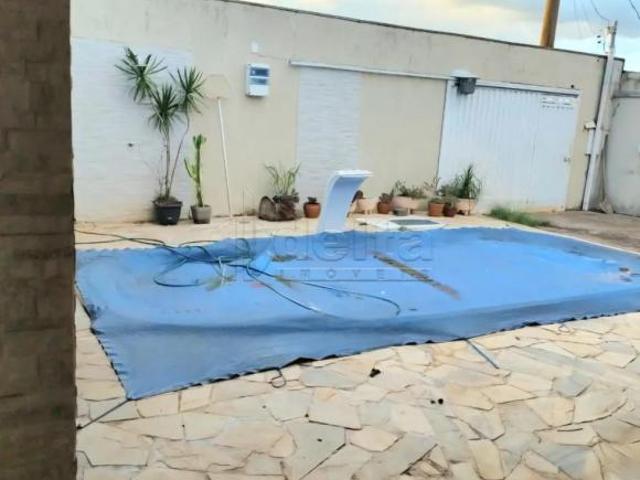 Casa residencial com 4 quartos sendo 1 suíte disponível para venda no bairro Jardim Ipanema em Uberl