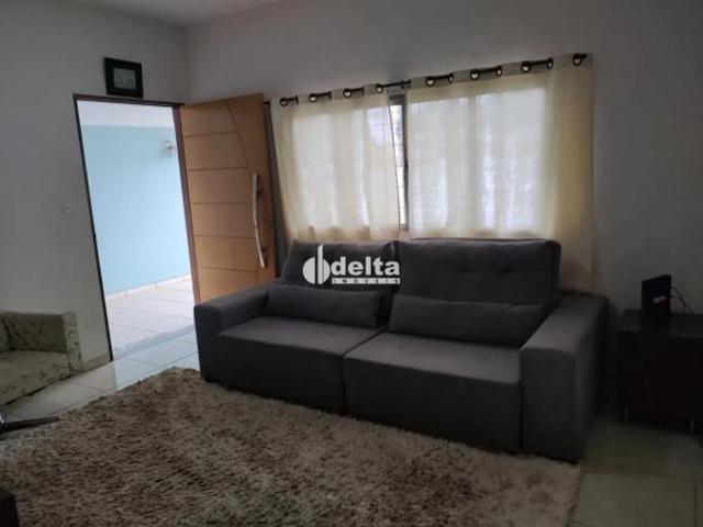 Casa residencial com 4 quartos sendo 1 suíte disponível para venda no bairro Presidente Roosevelt em