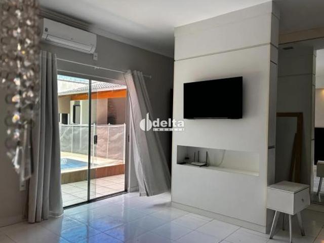 Casa residencial com 4 quartos sendo 2 suítes disponível para venda no bairro Segismundo Pereira em