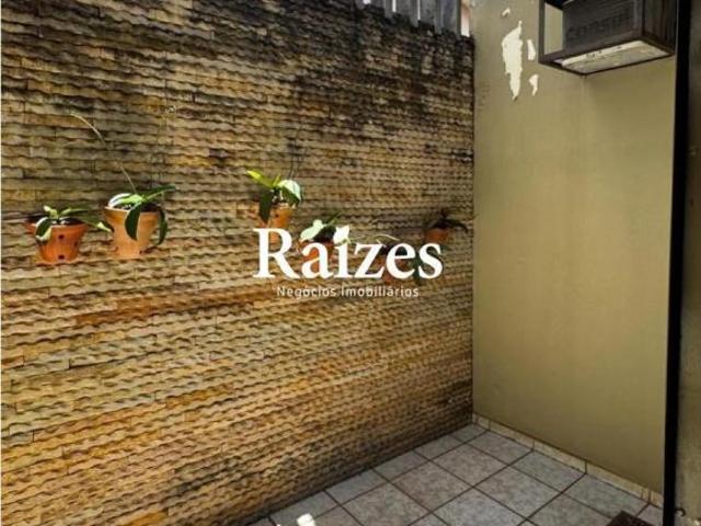 Casa residencial com 4 quartos, varanda gourmet e quintal em Uberlândia – Segismundo Pereira Leste