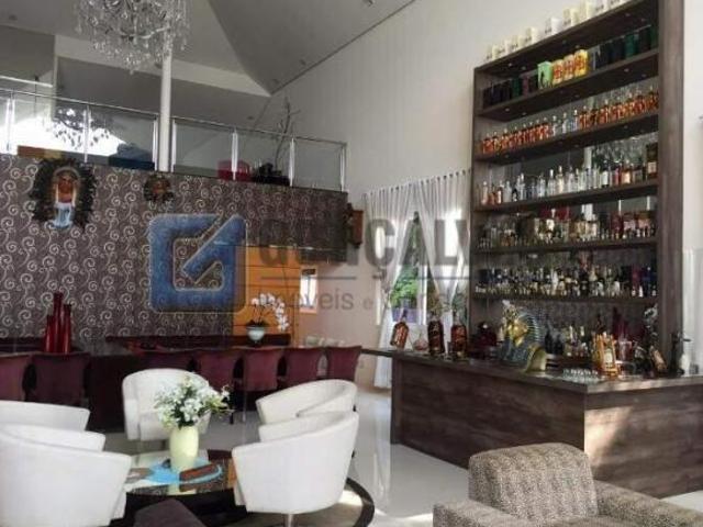 Casa Residencial com 4 suítes, piscina e espaço gourmet em Parque Terra Nova II – Venda