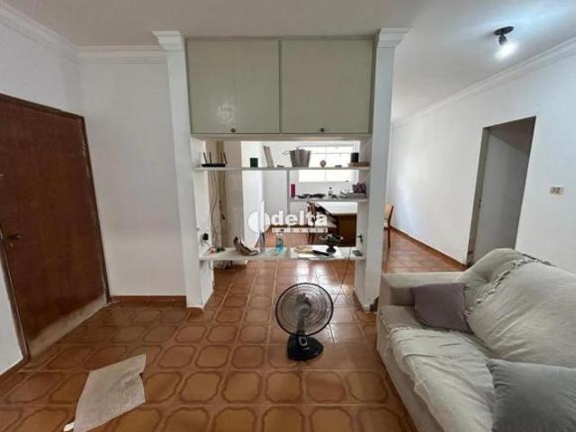 Casa residencial com 5 quartos sendo 2 suíte disponível para locação e venda no bairro Brasil em Ube