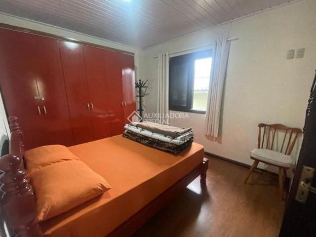 Casa Residencial com 03 quartos, sendo 01 suíte à venda em Gramado Bairro Pórtico