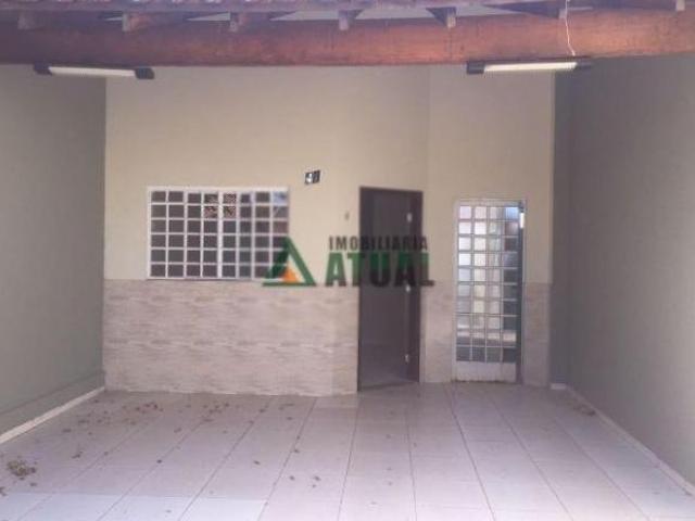 Casa residencial com 02 quartos na região Leste de Londrina