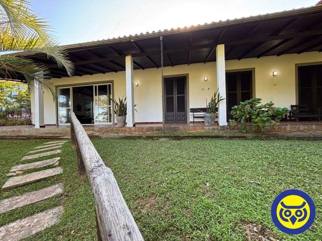 Casa Residencial com 04 dormitórios na Lagoa da Conceição