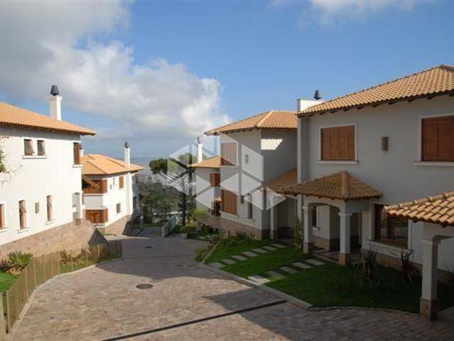 Casa Residencial com 04 suítes na Vila Assunção.