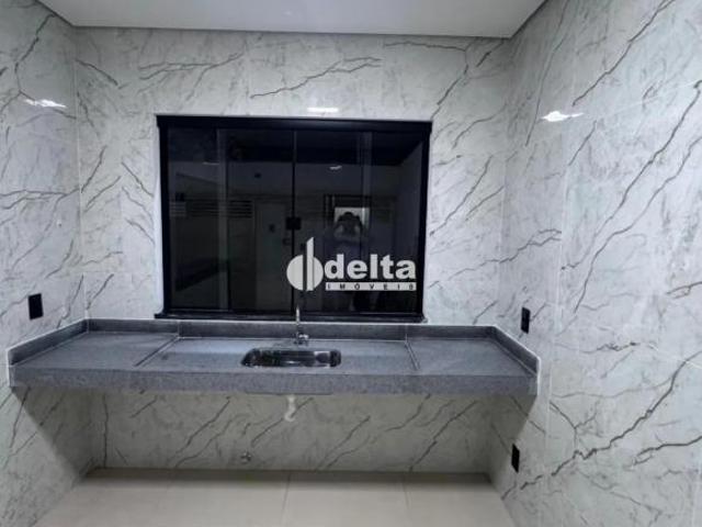 Casa residencial com 2 quarto sendo 1 suíte disponível para venda no bairro Jardim Europa em Uberlân