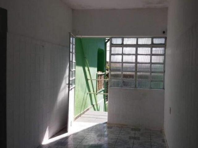 Casa Residencial com 2 Quartos, 2 Vagas em Vila Linda – Aceita Financiamento