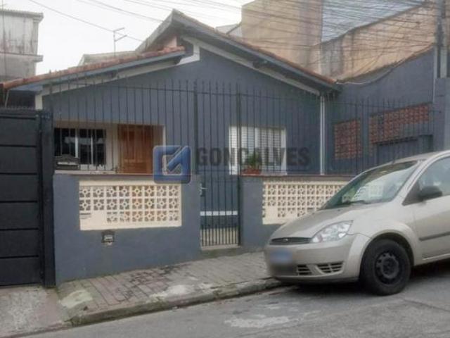 Casa Residencial com 2 Quartos, 4 Vagas e Amplo Terreno em Assunção, São Bernardo do Campo