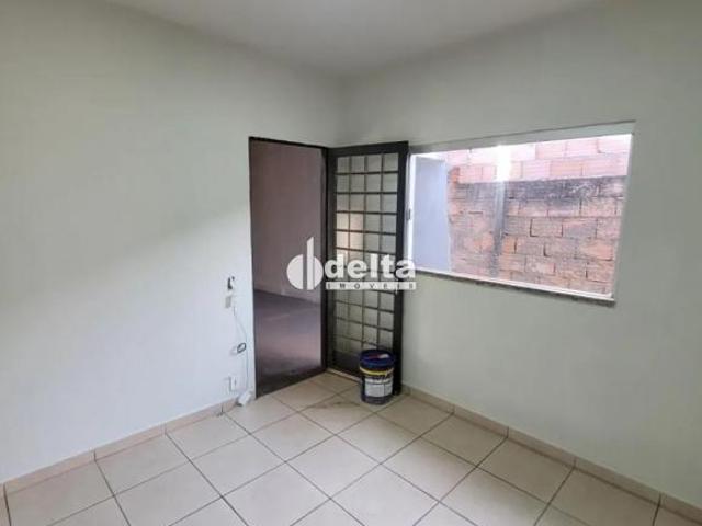 Casa residencial com 2 quartos disponível para venda no bairro Jardim Europa em Uberlândia MG