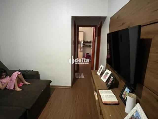 Casa residencial com 2 quartos disponível para venda no bairro Jardim Europa em Uberlândia MG